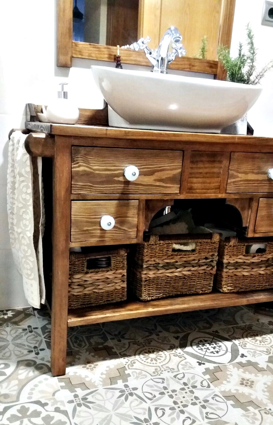 Mueble de baño rústico personalizado a medida