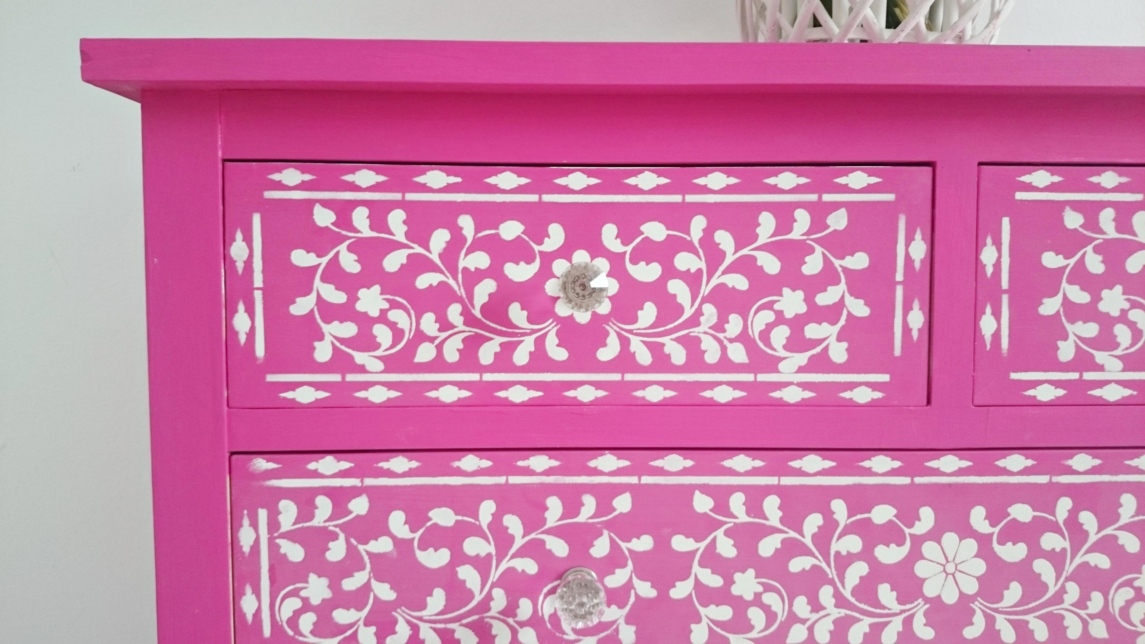 Cómoda fucsia estilo boho chic | Bohemian and chic