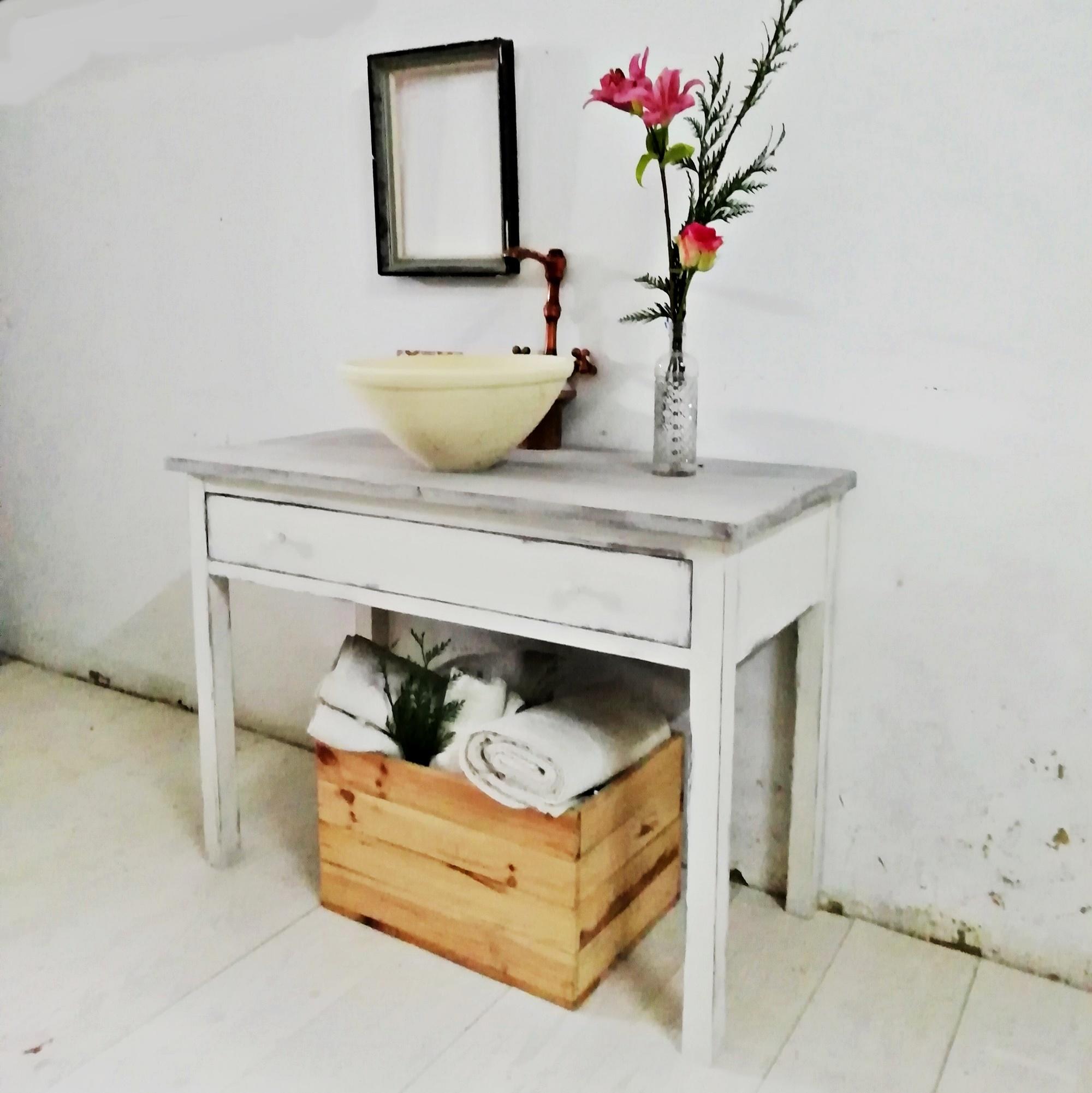 Mueble baño estilo rustico chic en blanco y gris | Bohemian and chic