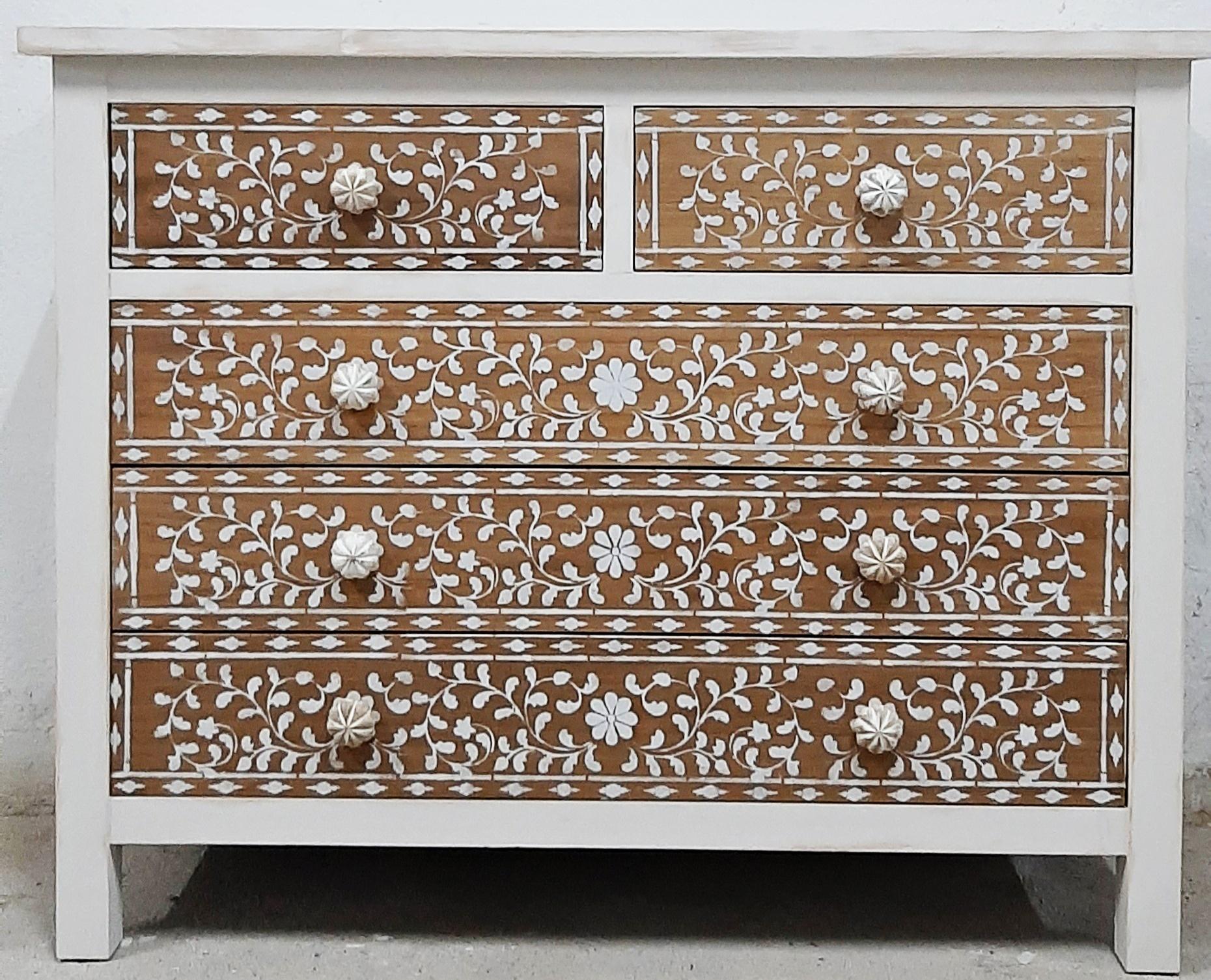 Cómoda boho chic en blanco y madera | Bohemian and chic